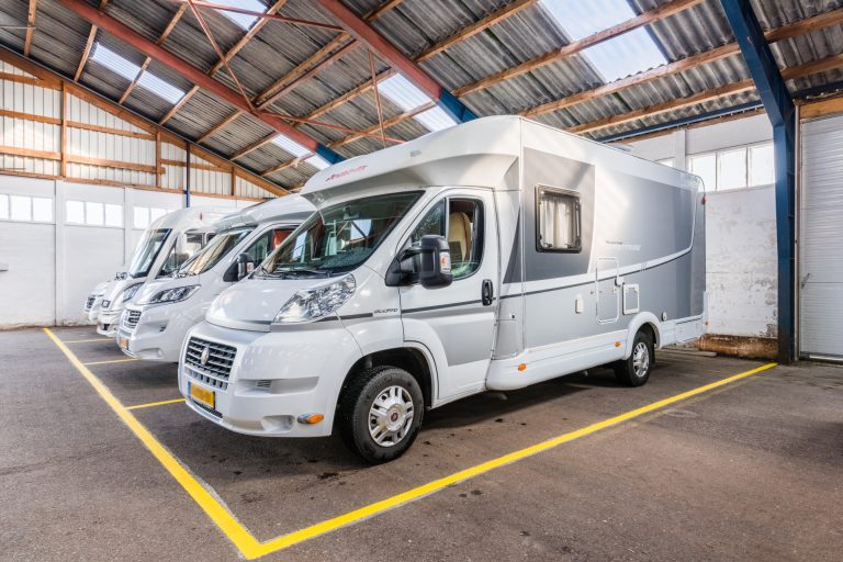 Camperplaatsen - Stalling31